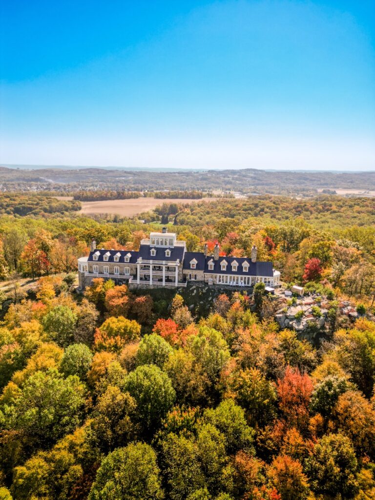Roundtop Mansion - Timeless Luxury and Breathtaking Views