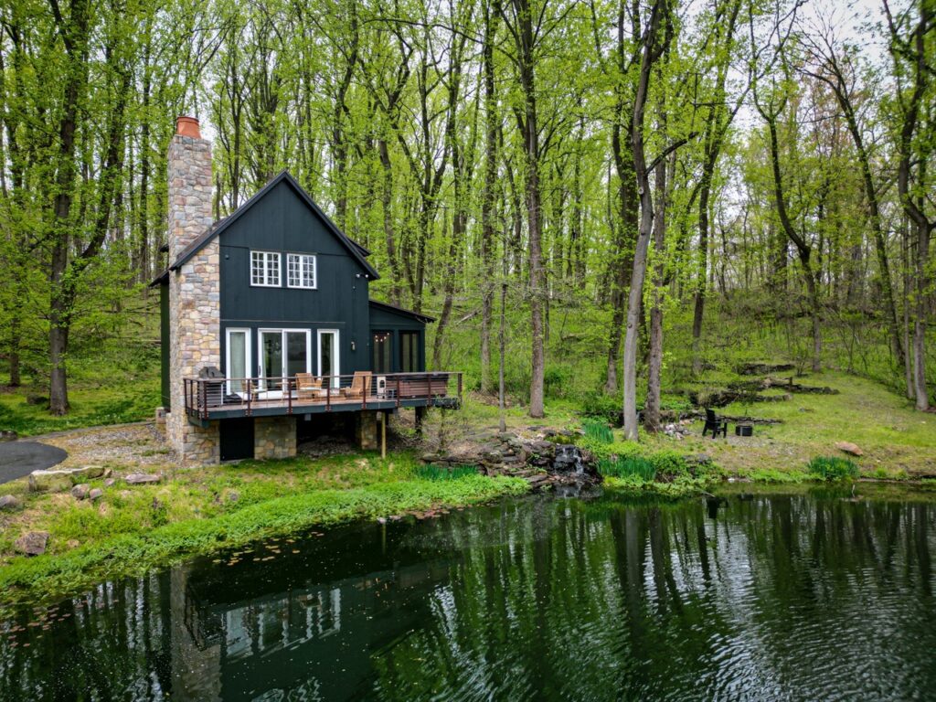 Roundtop Mansion - Timeless Luxury and Breathtaking Views